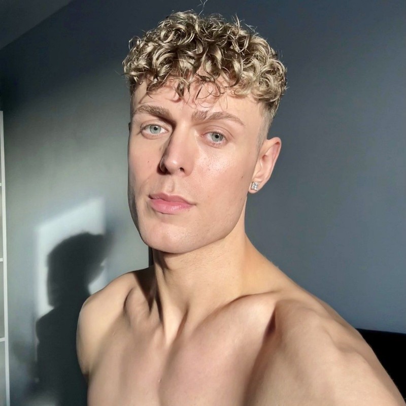 Connor Lennox 🤴🏼 (@conlennox) | Snapchat Stories, Spotlight & Lenses