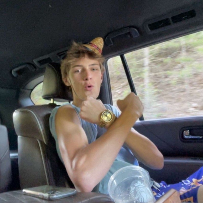 Connor👀 (@connor06.0) | Snapchat Stories, Spotlight & Lenses