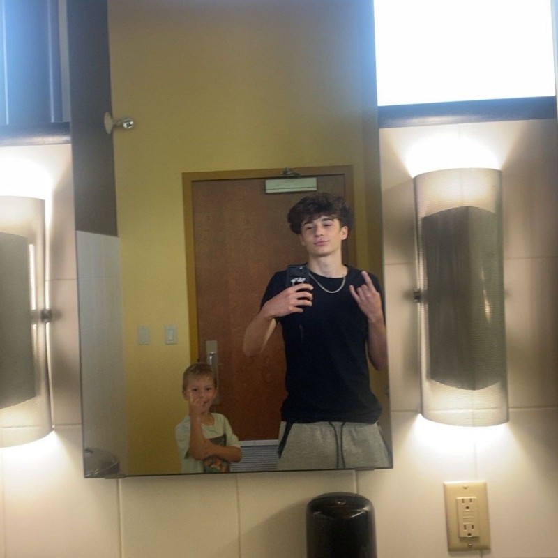 Connor (@connor_mx08) | Snapchat Stories, Spotlight & Lenses