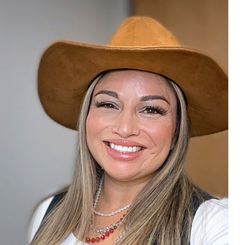 Rosemary🌹 Gómez (@consultwithrose) | Snapchat Stories, Spotlight & Lenses