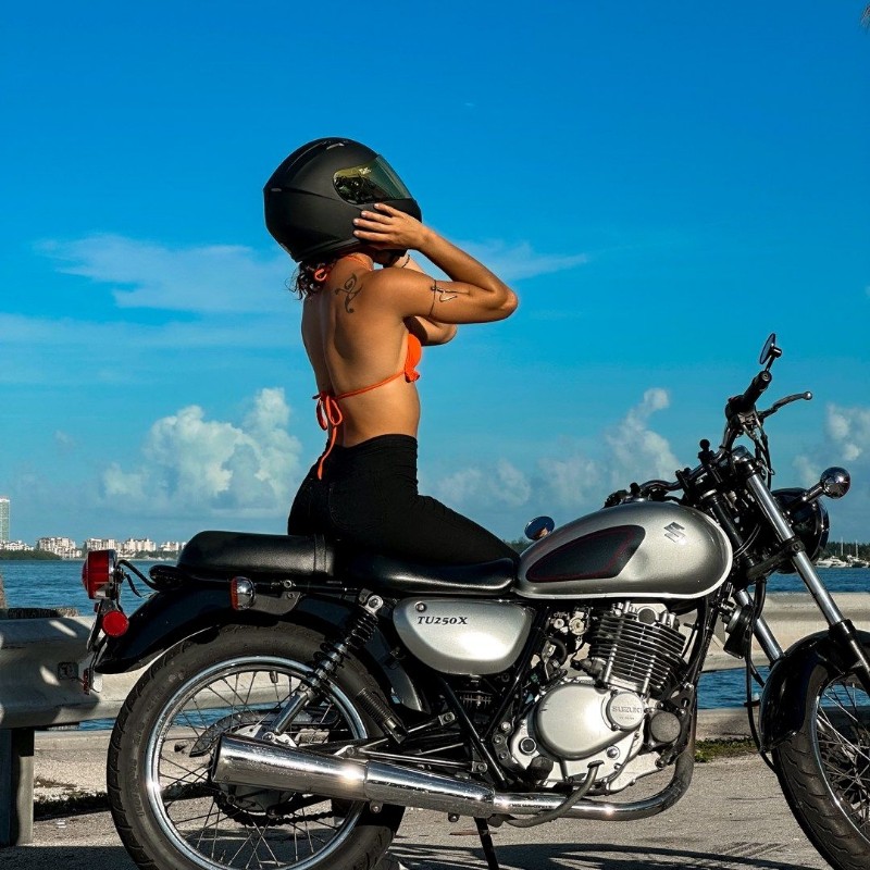 Corinne Nicewick (@corinicew) | Snapchat Stories, Spotlight & Lenses