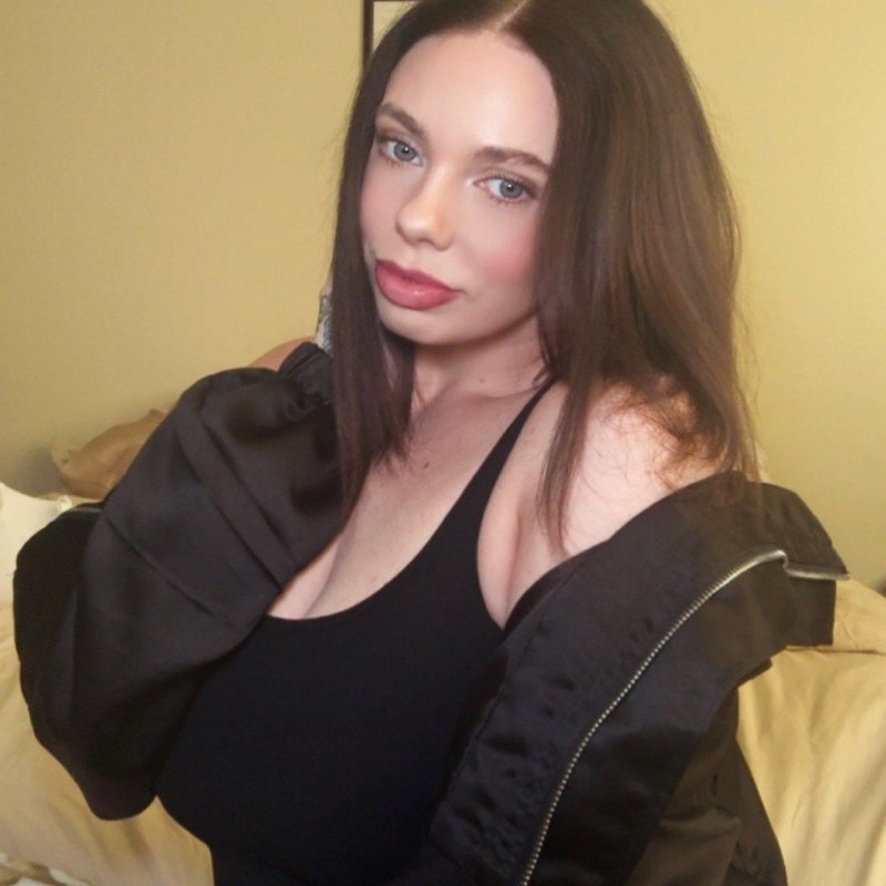 Corrie (@corriee_k) | Snapchat Stories, Spotlight & Lenses