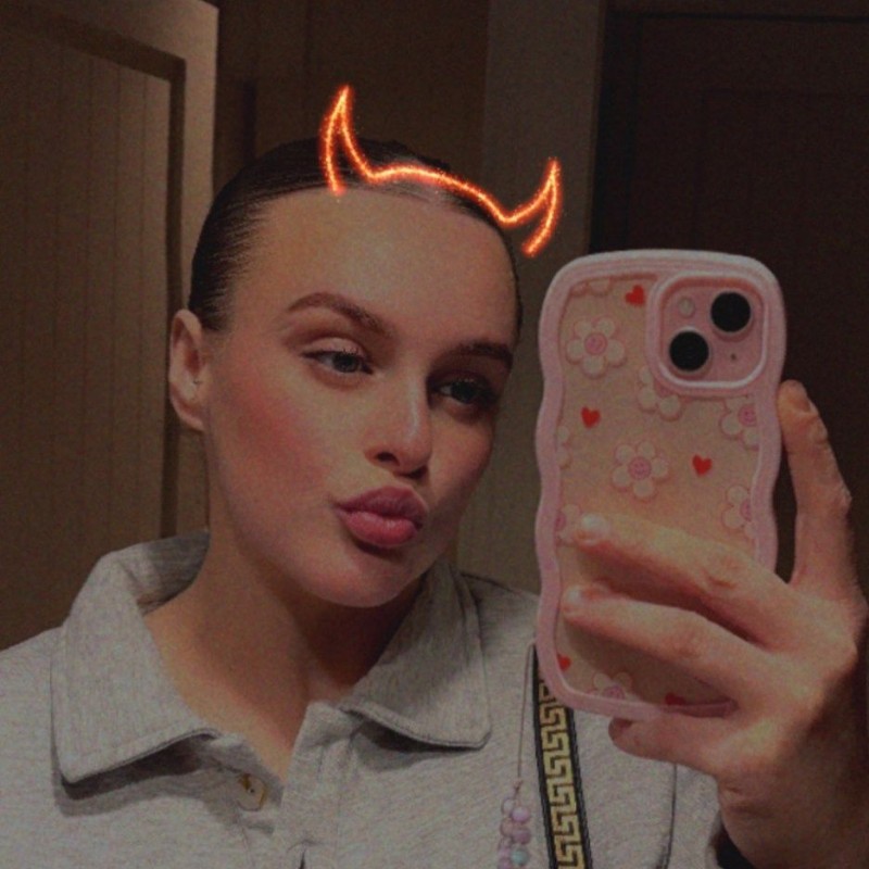 𝐶𝑜𝑢𝑟𝑡 ꨄ (@court19xo) | Snapchat Stories, Spotlight & Lenses