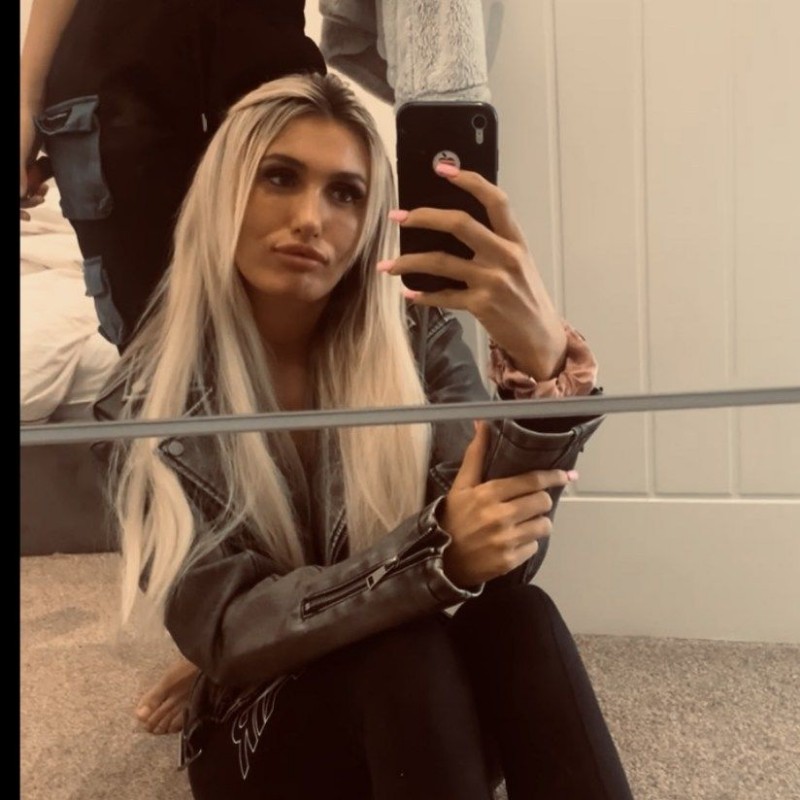 Courtney Swindell (@courtswindell) | Snapchat Stories, Spotlight & Lenses