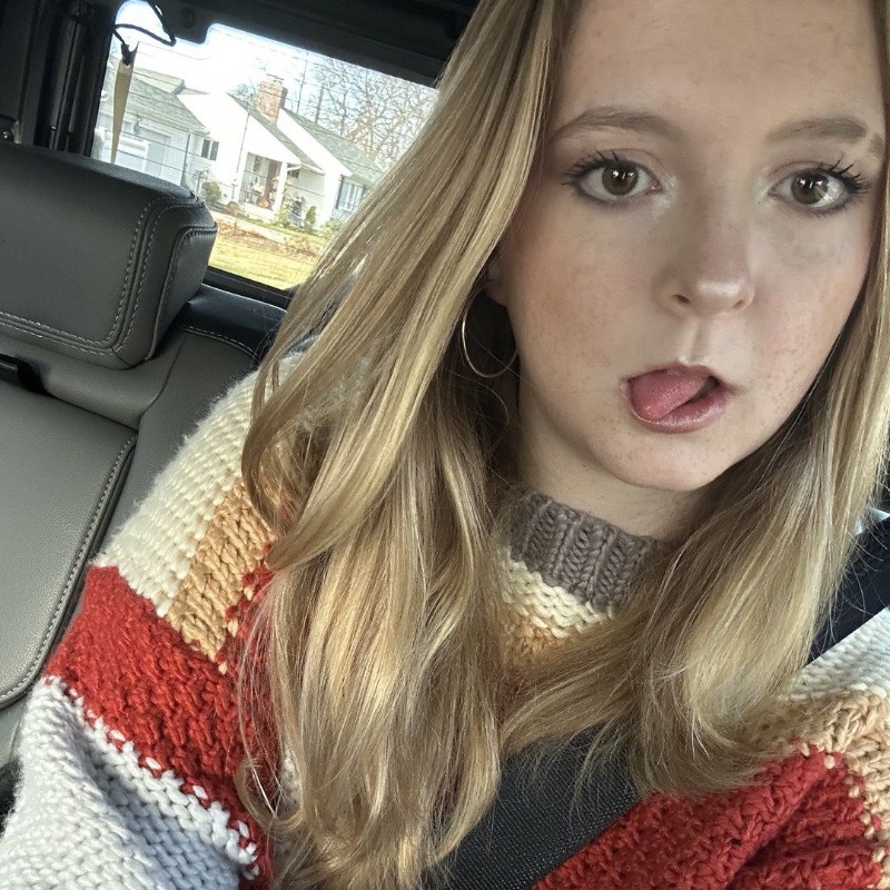 Caitlin Reid (@creid0610) | Snapchat Stories, Spotlight & Lenses