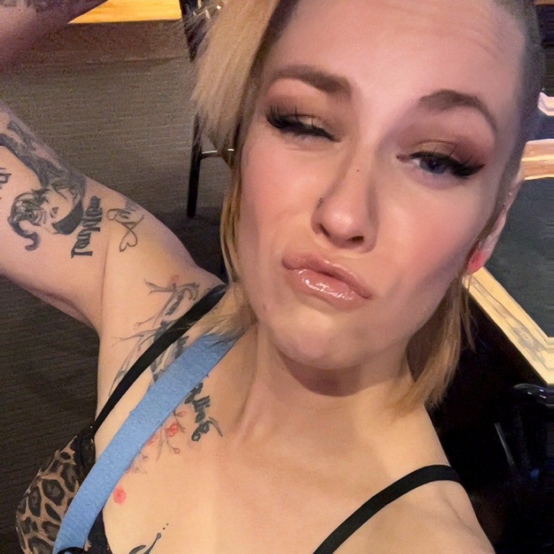 Tara Rae (@crimsonsoulst4r) | Snapchat Stories, Spotlight & Lenses