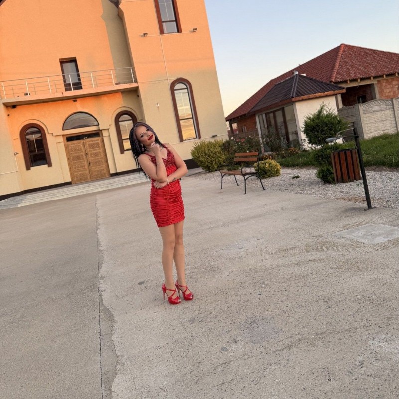 Ade🥰 Adelina😇 (@crinaadelinacri) | Snapchat Stories, Spotlight & Lenses