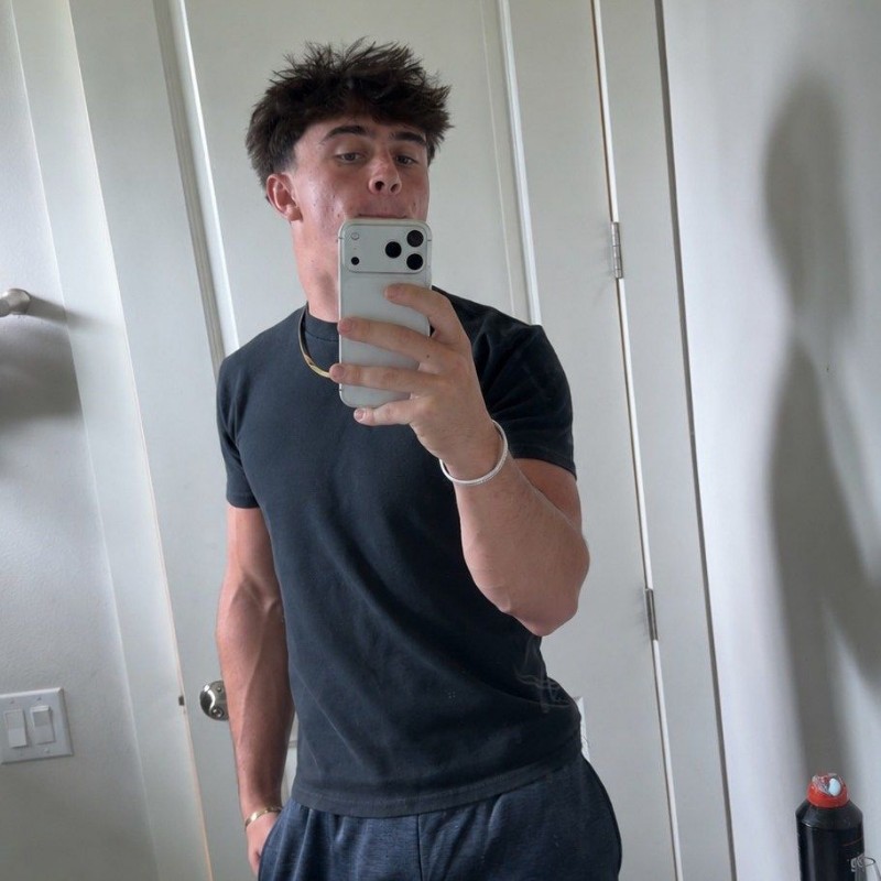 Connor🛸 (@crouseconnor1) | Snapchat Stories, Spotlight & Lenses