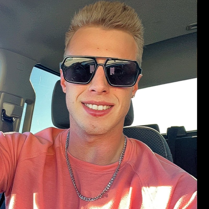 Johnson Johnson👽💲 (@daltonjohnson77) | Snapchat Stories, Spotlight & Lenses