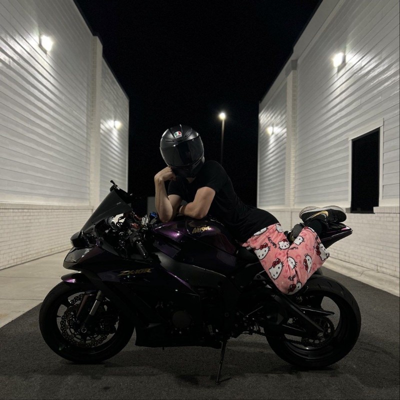 Dancing Moto (@dancing_moto) | Snapchat Stories, Spotlight & Lenses