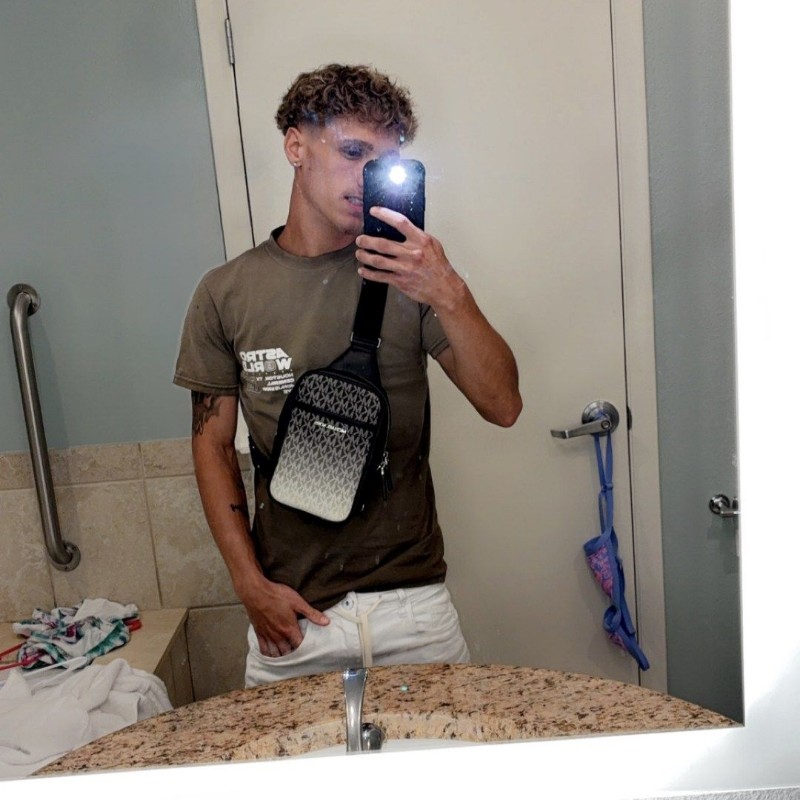 D🅱️OY🎒 (@daniel_watson0) | Snapchat Stories, Spotlight & Lenses