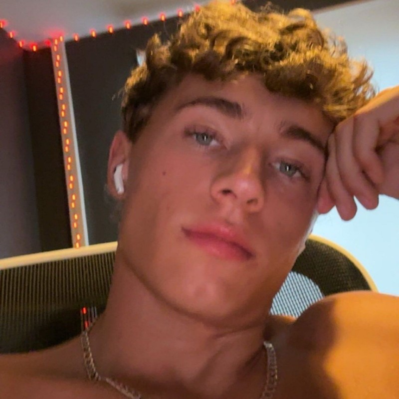 Dan Power (@danxpw) | Snapchat Stories, Spotlight & Lenses