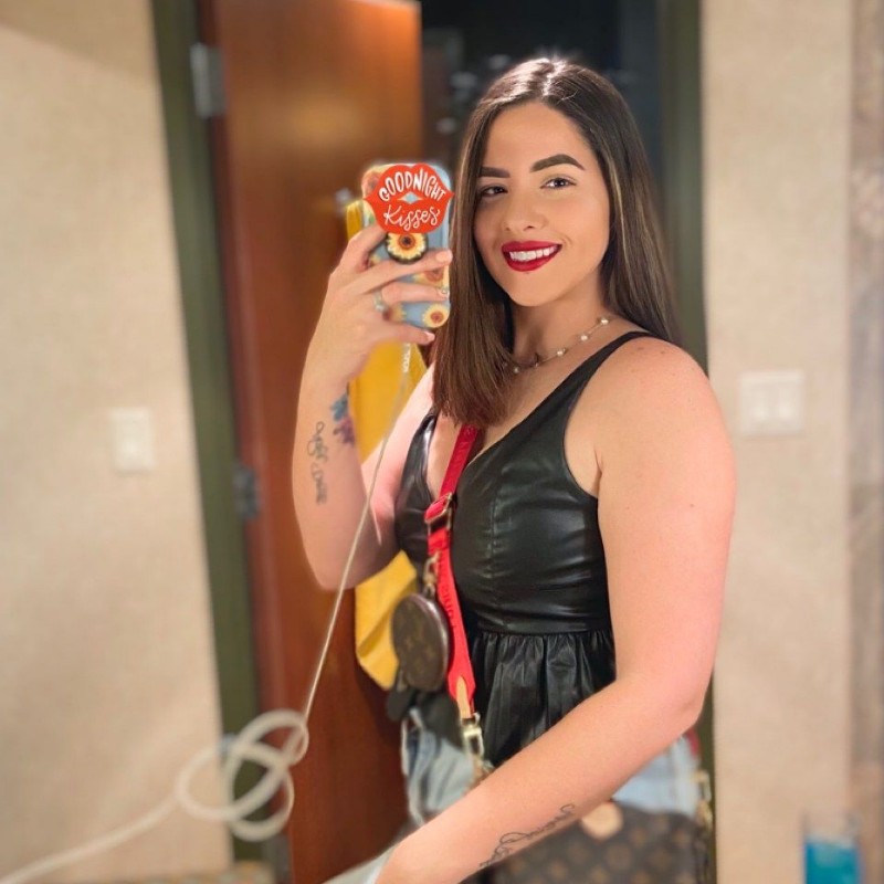 Darita Lebrón (@daphnee_pr) | Snapchat Stories, Spotlight & Lenses