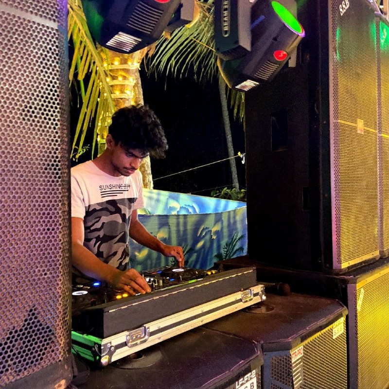 DJ Shashank ️‍🔥 (@deejayshank) | Snapchat Stories, Spotlight & Lenses