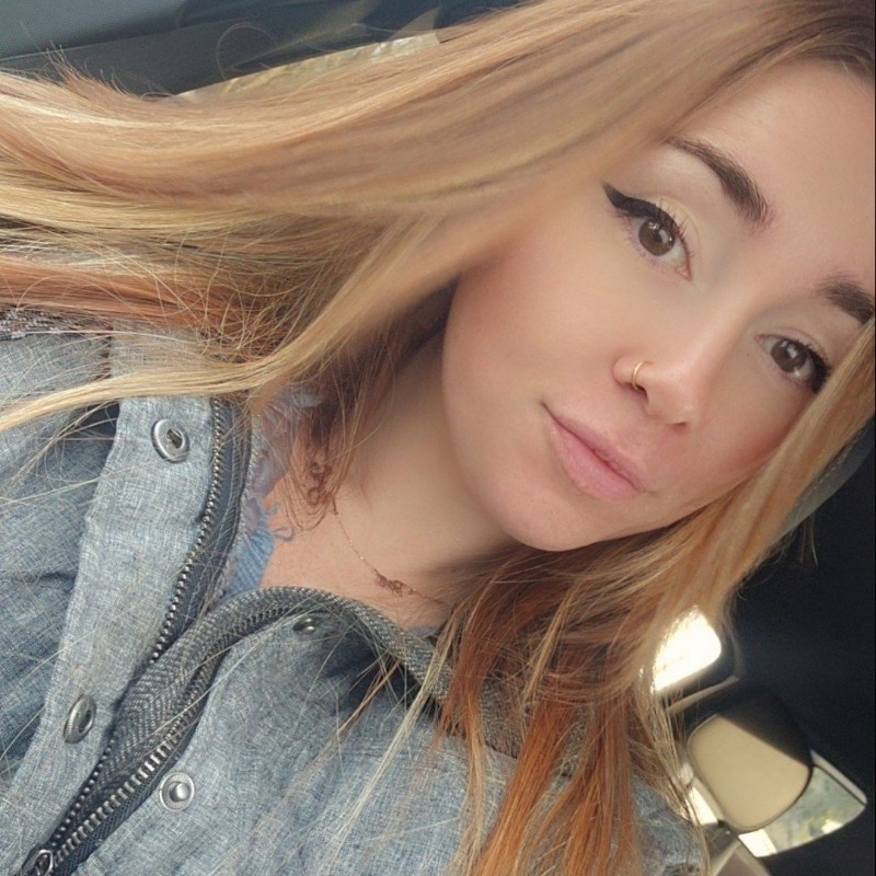 Delaney Dodrill (@delaneyalanna) | Snapchat Stories, Spotlight & Lenses
