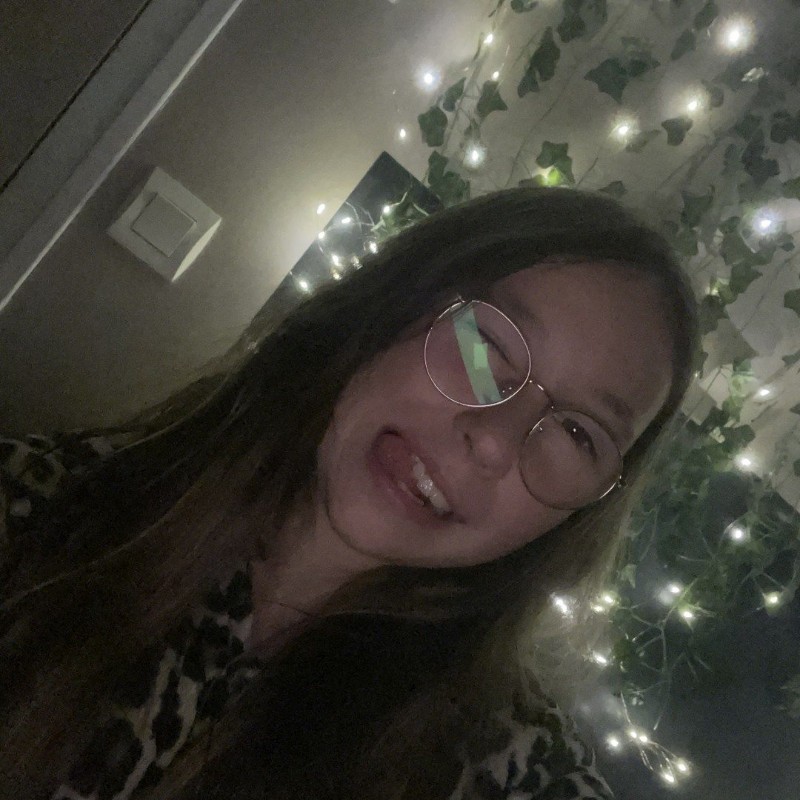 Noémie 💖 (@delphinemefort) | Snapchat Stories, Spotlight & Lenses