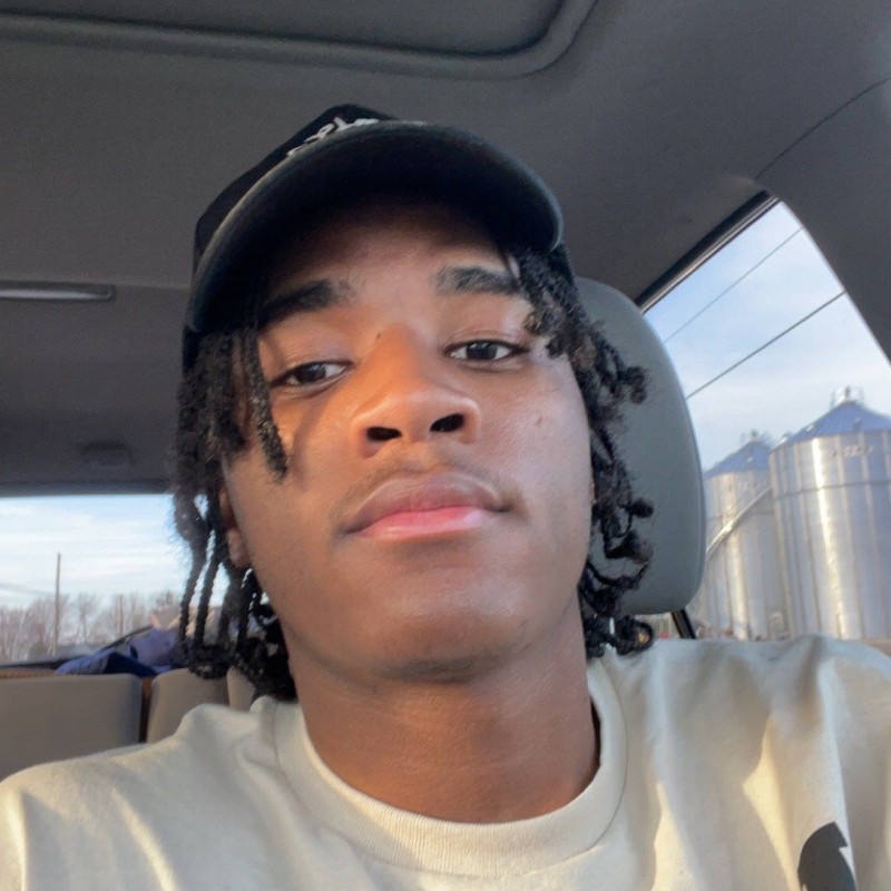 Deshon (@deshonburnett23) | Snapchat Stories, Spotlight & Lenses