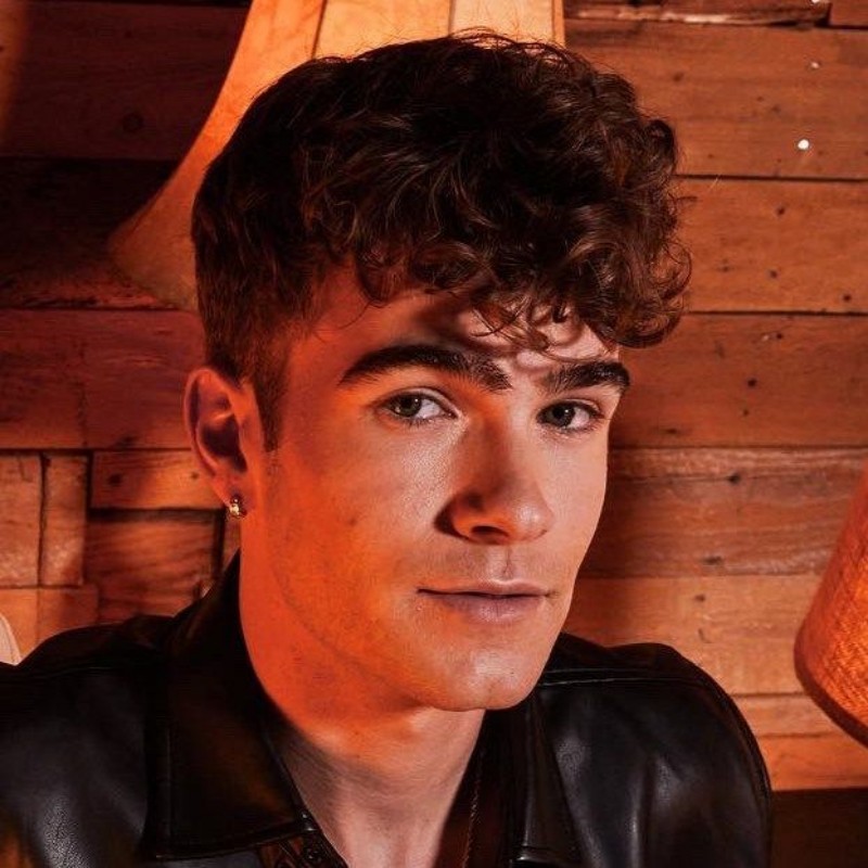 Devin Hayes (@devinhayes) | Snapchat Stories, Spotlight & Lenses