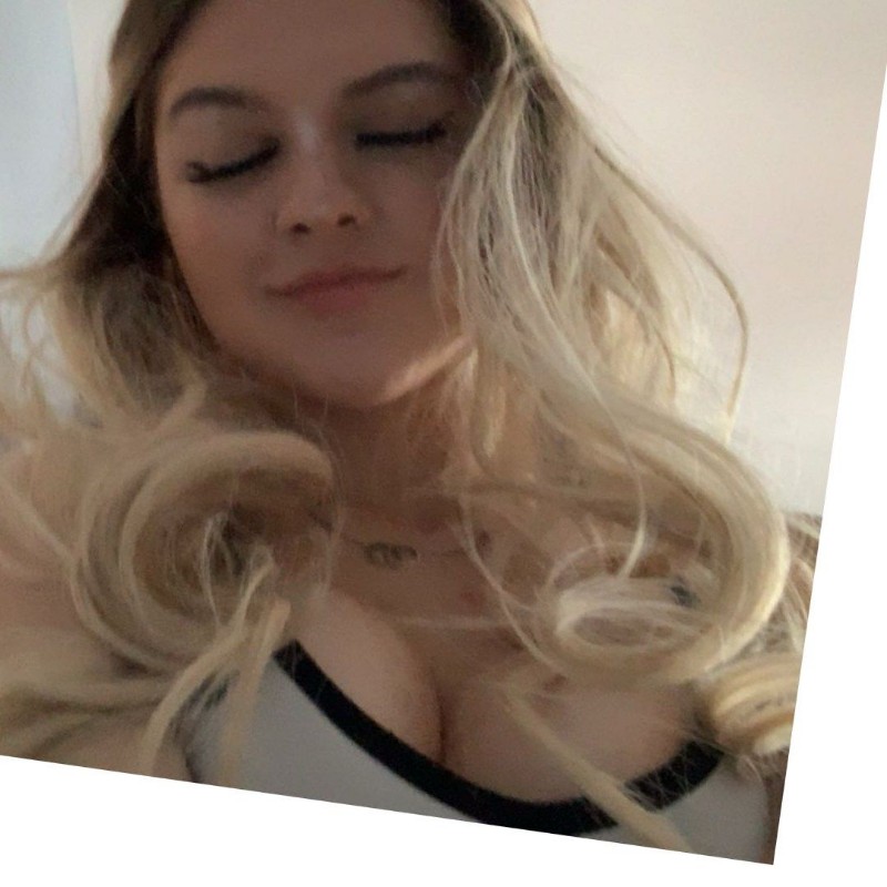 Destiny 😍🩷 (@dezz_bknx) | Snapchat Stories, Spotlight & Lenses