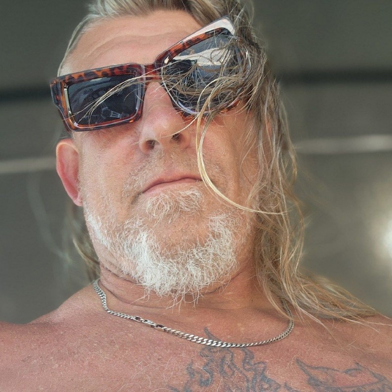 Richard Cranium (@dickymo69) | Snapchat Stories, Spotlight & Lenses