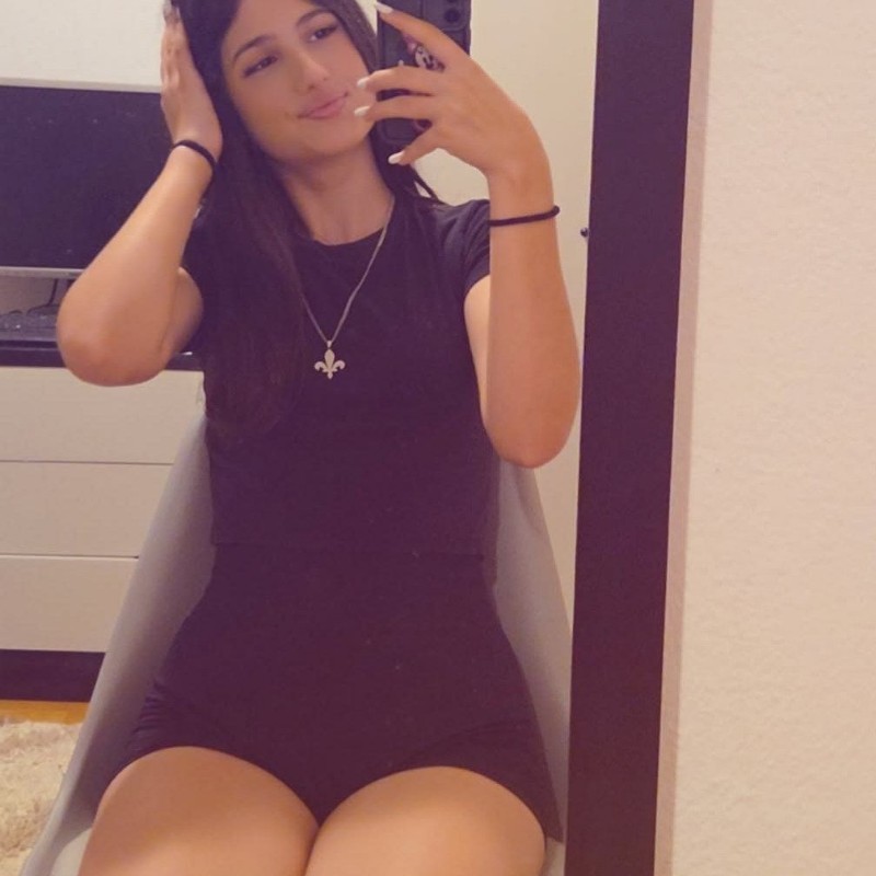 Dinela💞 (@dinela_2581) | Snapchat Stories, Spotlight & Lenses