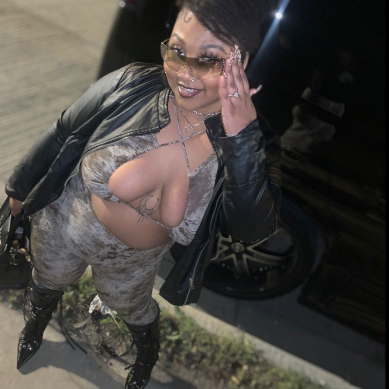 Divine (@divin3goddess) | Snapchat Stories, Spotlight & Lenses