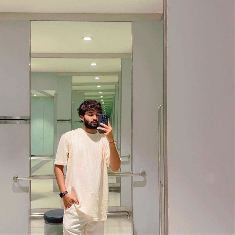 Divyanshu Mishra (@divyanshum9423) | Snapchat Stories, Spotlight & Lenses