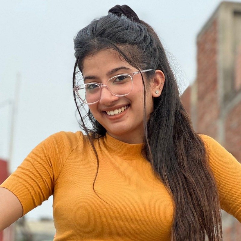 Divya Sharma (@divyaofficial09) | Snapchat Stories, Spotlight & Lenses