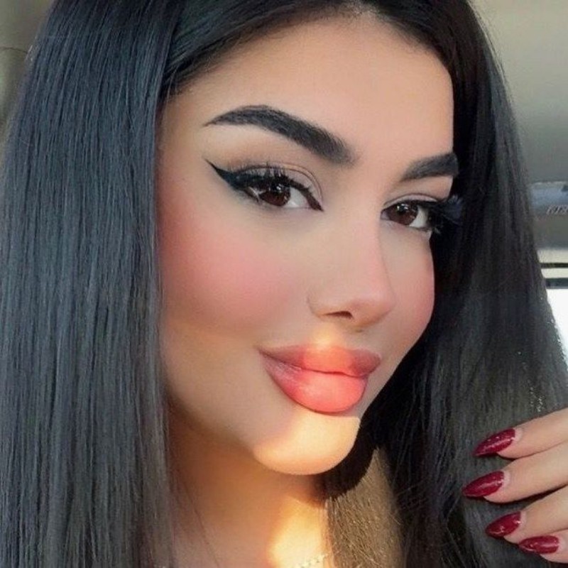 LadyDlin (@dliin.makeup) | Snapchat Stories, Spotlight & Lenses