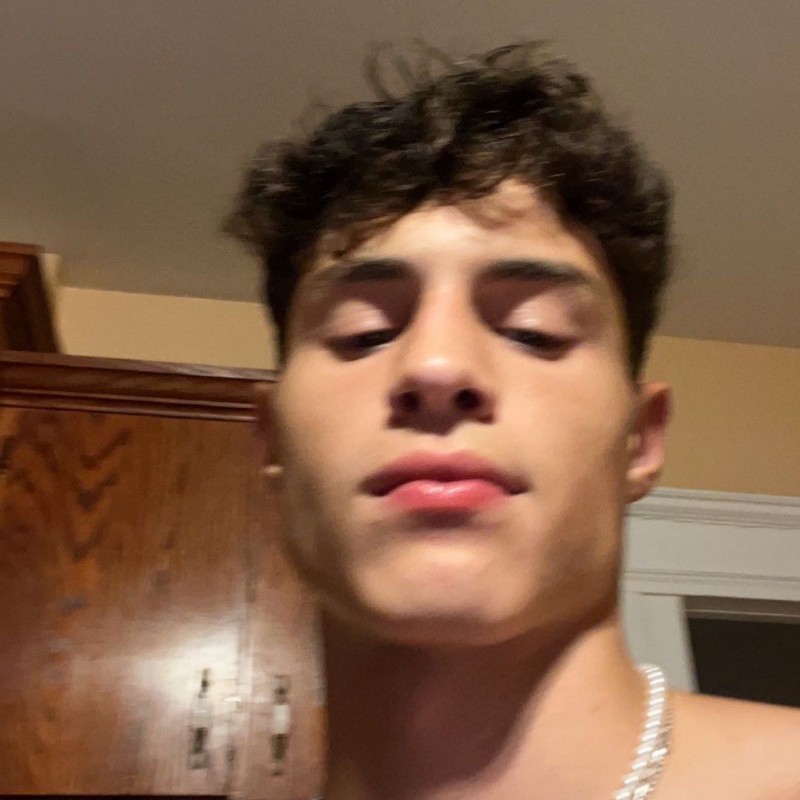 Douglas (@dougferrari47) | Snapchat Stories, Spotlight & Lenses