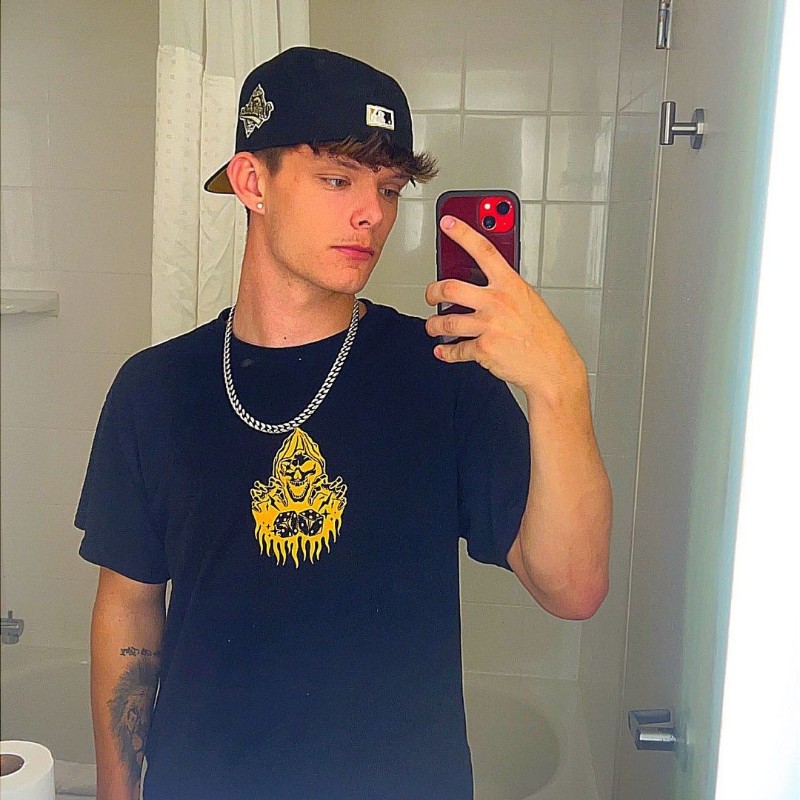 drake gambrell (@drake_gambrell) | Snapchat Stories, Spotlight & Lenses