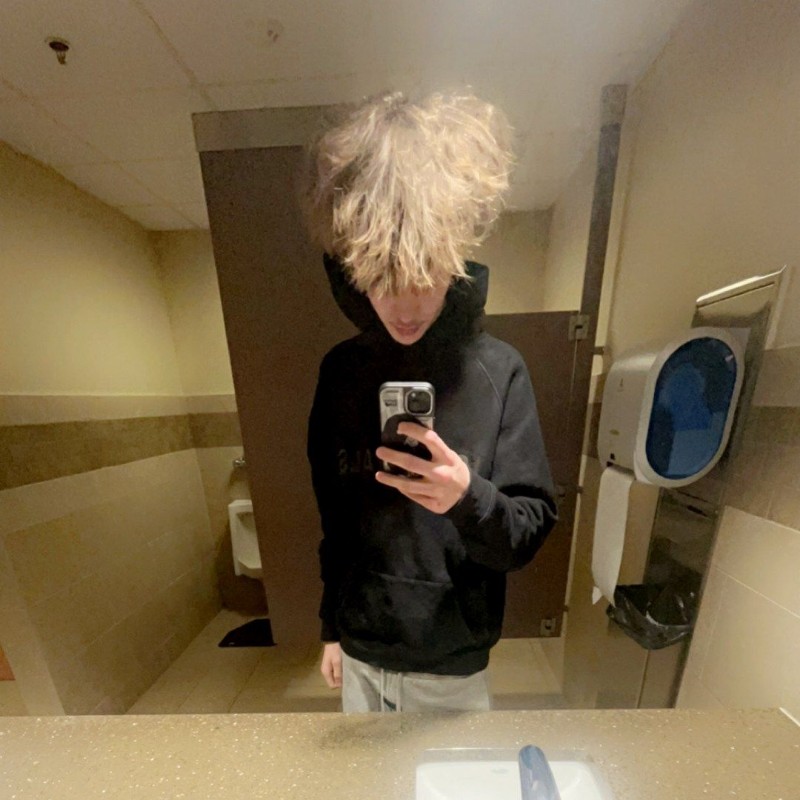 Drake (@drakedeaner) | Snapchat Stories, Spotlight & Lenses