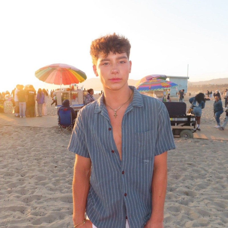 drake (@drakeerussell) | Snapchat Stories, Spotlight & Lenses