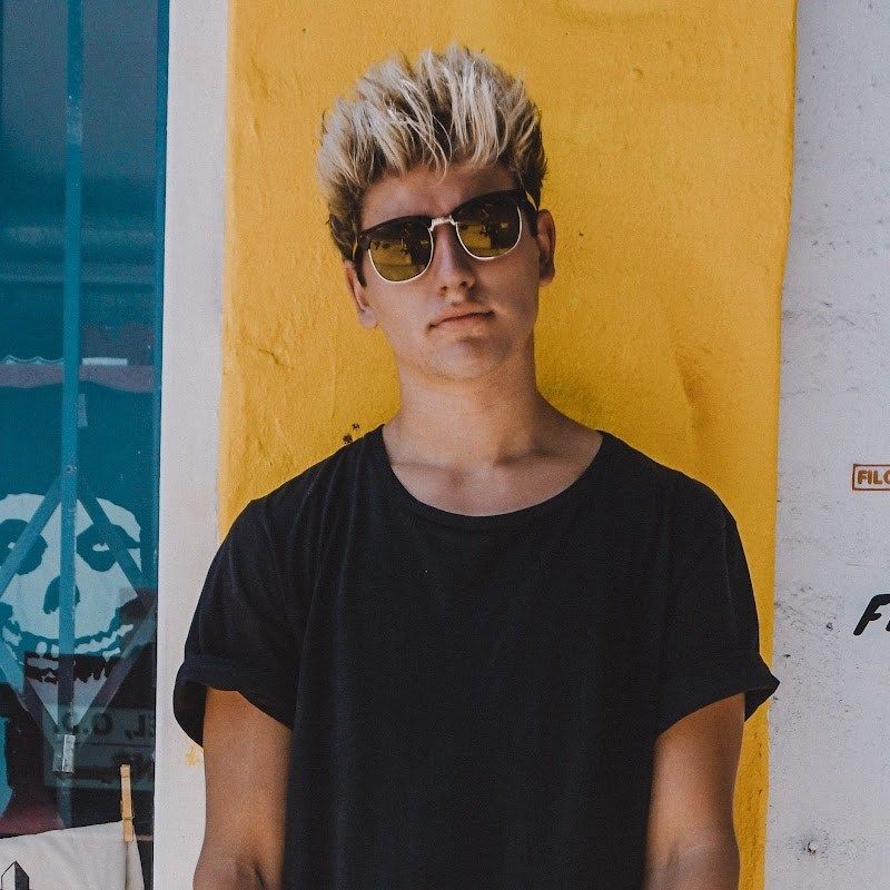 Drew Dirksen Shorts (@drewdirksenshor) | Snapchat Stories, Spotlight ...