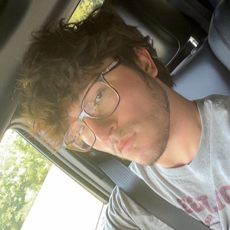 Drew (@dreww2global) | Snapchat Stories, Spotlight & Lenses