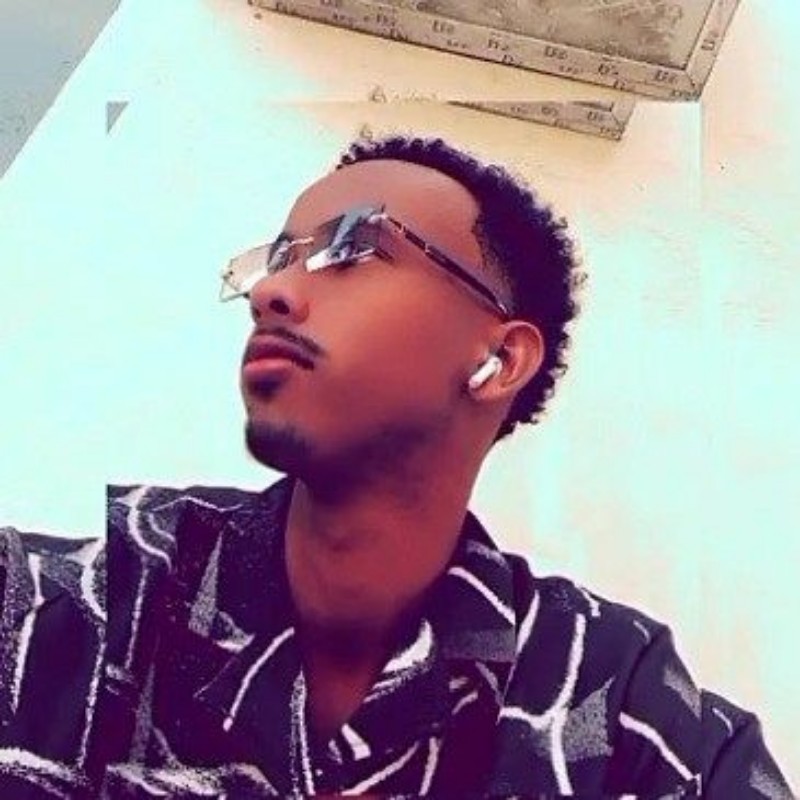 D U C A A L E 🇰🇿 (@ducaale_10) | Snapchat Stories, Spotlight & Lenses