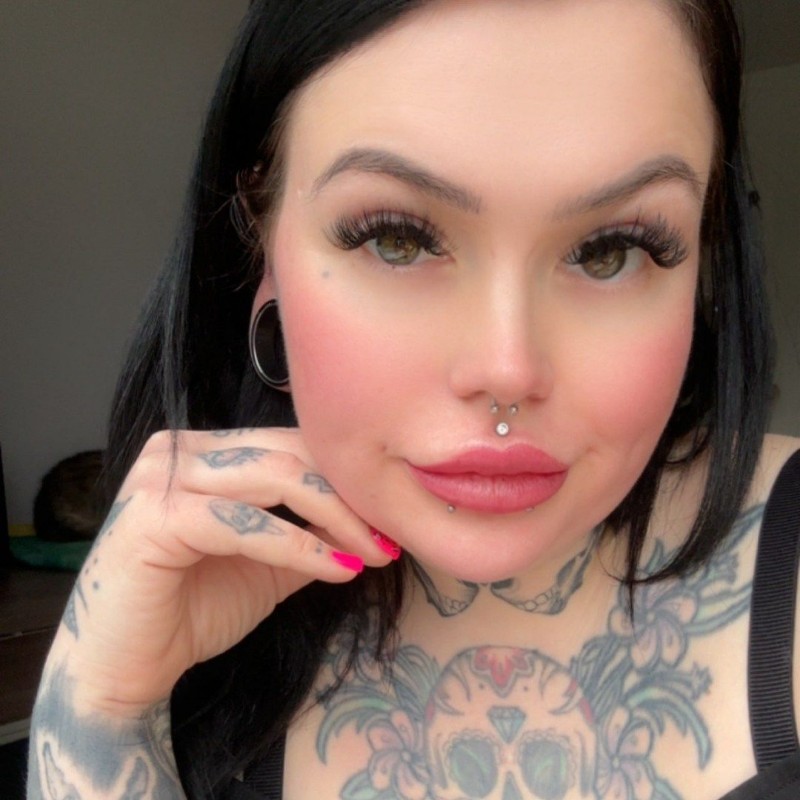 Ellie May (@e7713x) | Snapchat Stories, Spotlight & Lenses