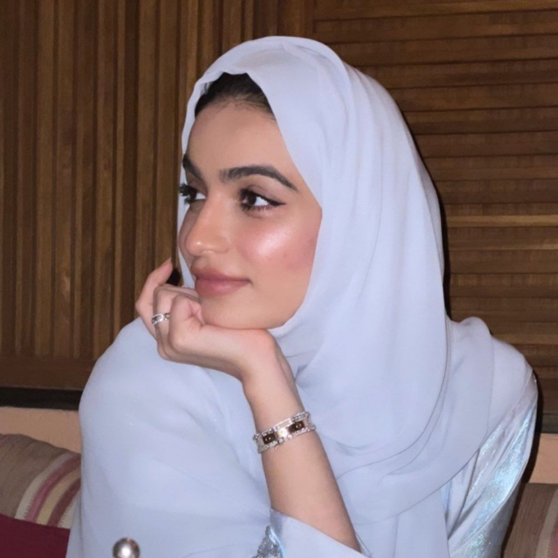 Elham (@eabdulkarem) | Snapchat Stories, Spotlight & Lenses