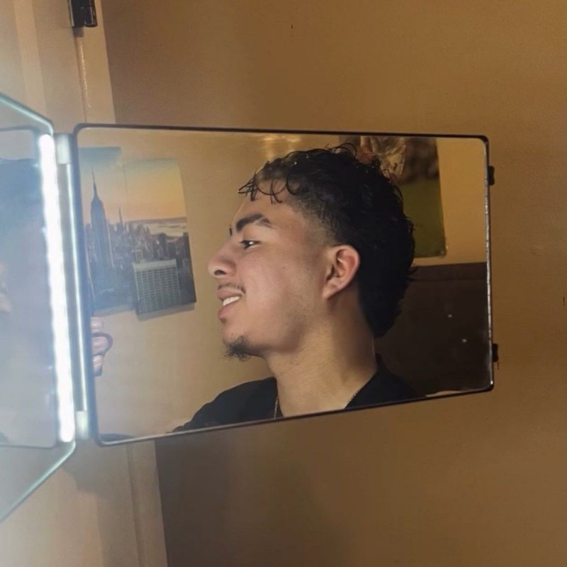 eddy💈 (@eddy.calderonn) | Snapchat Stories, Spotlight & Lenses