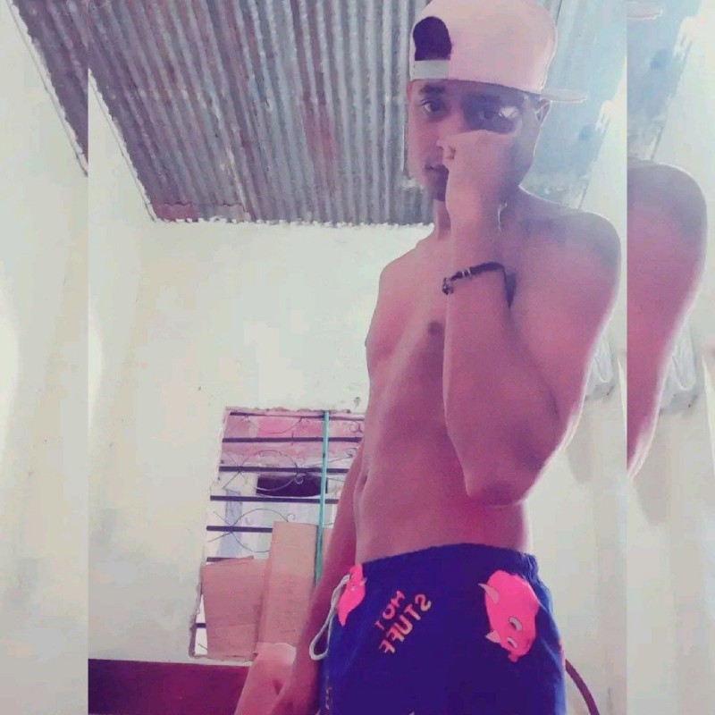 Edwin Meza (@edwinmezaofc) | Snapchat Stories, Spotlight & Lenses