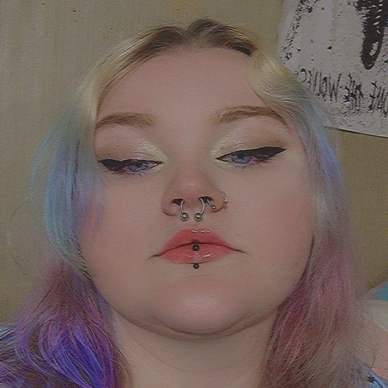 🔮Angelique🧿 🔪Sarchet⚰️ (@eekie2003) | Snapchat Stories, Spotlight & Lenses