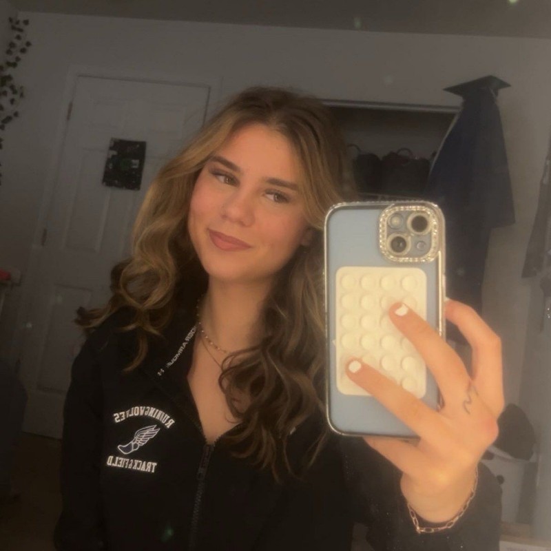 ella (@eisaacs94) | Snapchat Stories, Spotlight & Lenses