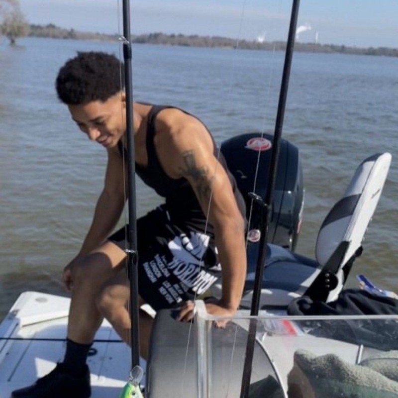 Elijah 🍁🧞‍♂️ (@elijahtrains) | Snapchat Stories, Spotlight & Lenses