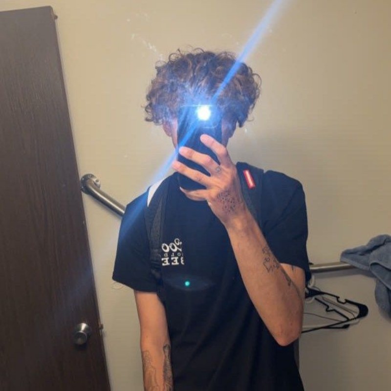 Little Spooky💯🏦🤫 (@elile72) | Snapchat Stories, Spotlight & Lenses