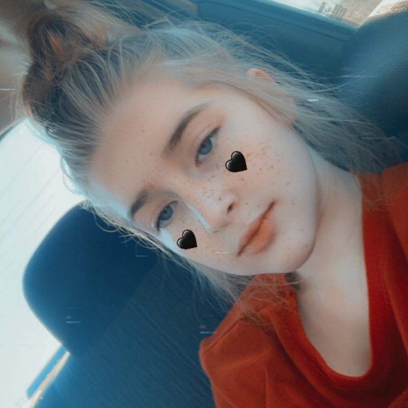 Lizzie (@elizabeth_bach) | Snapchat Stories, Spotlight & Lenses