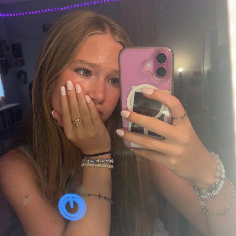 Ella Hammers (@ellahammers13) | Snapchat Stories, Spotlight & Lenses