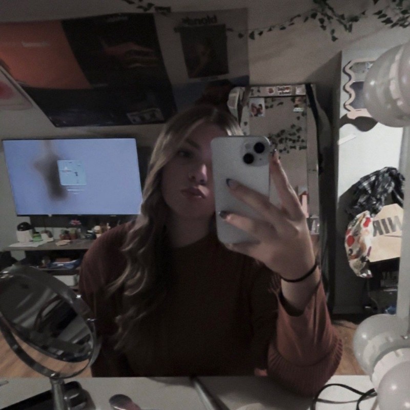 Ella (@ellamcdaniel.22) | Snapchat Stories, Spotlight & Lenses