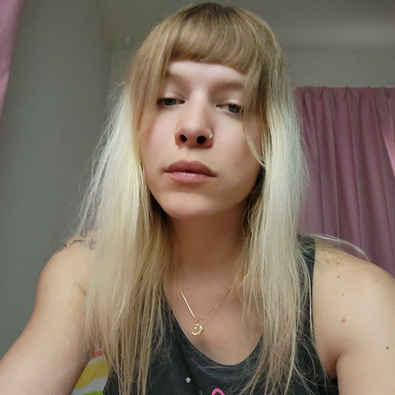 Elle Inell (@elleinell) | Snapchat Stories, Spotlight & Lenses