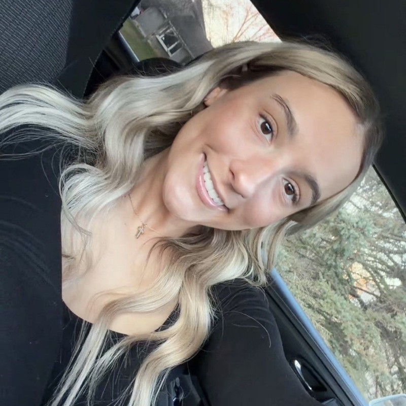 ellie novak (@ellie.novakk) | Snapchat Stories, Spotlight & Lenses