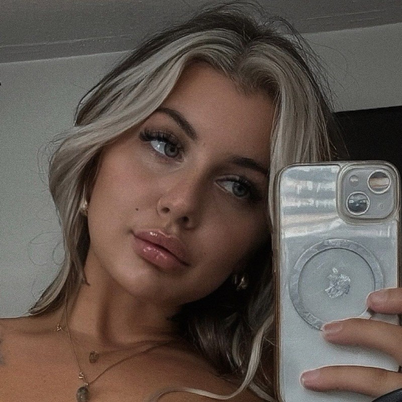 Ellie ⚜️ (@elliejayne95) | Snapchat Stories, Spotlight & Lenses